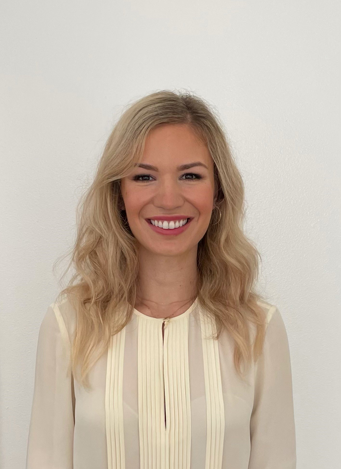 Dunja Cosic Carlson, DMD SPECIALIST] Rockford IL